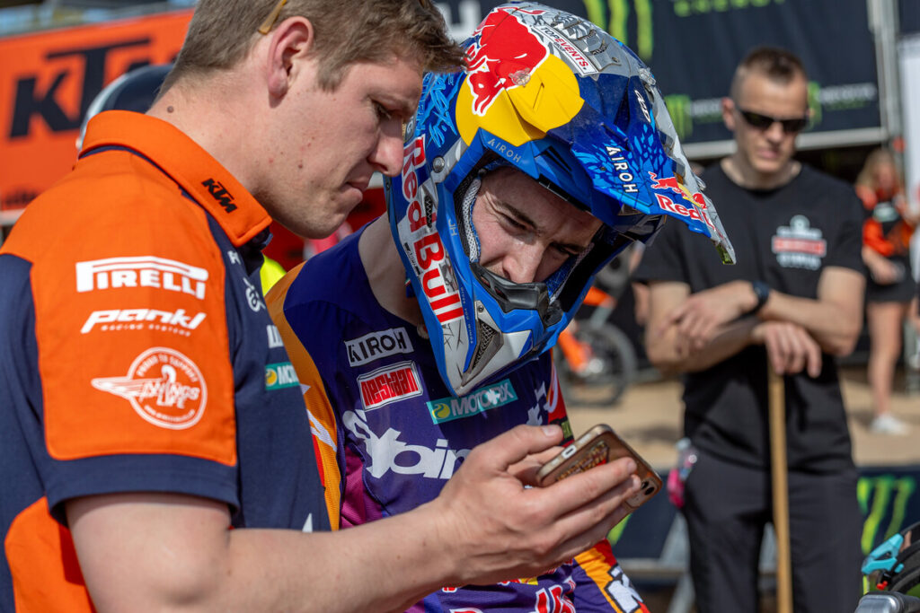 Jeffrey Herlings responds on four broken ribs - MX Vice