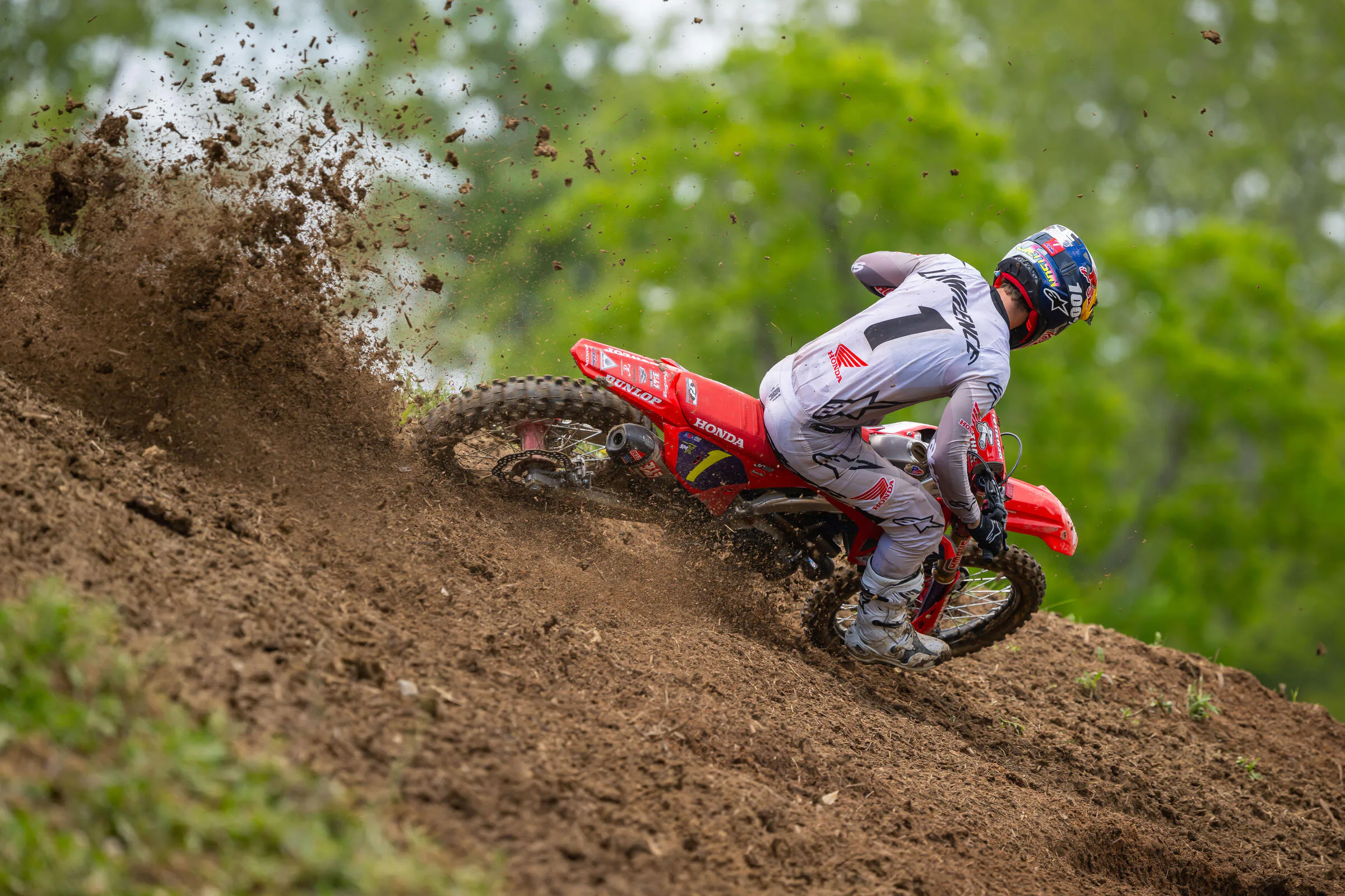 Jett Lawrence dominates first moto 450 Southwick - MX Vice