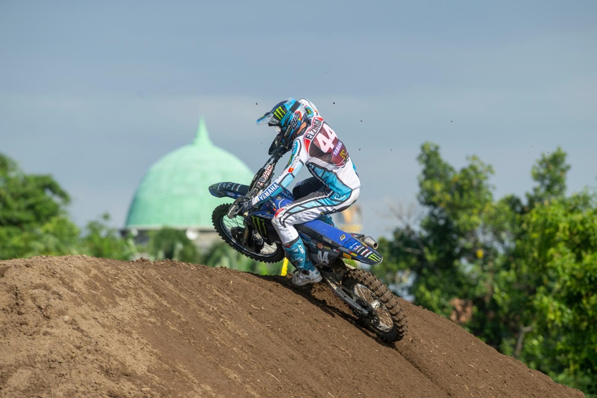 Elzinga and Reisulis 10th and 11th at MXGP of Lombok - MX Vice