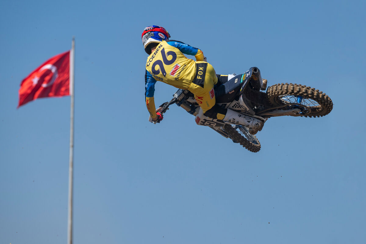 Lucas Coenen wins first moto MX2 in Turkiye - MX Vice