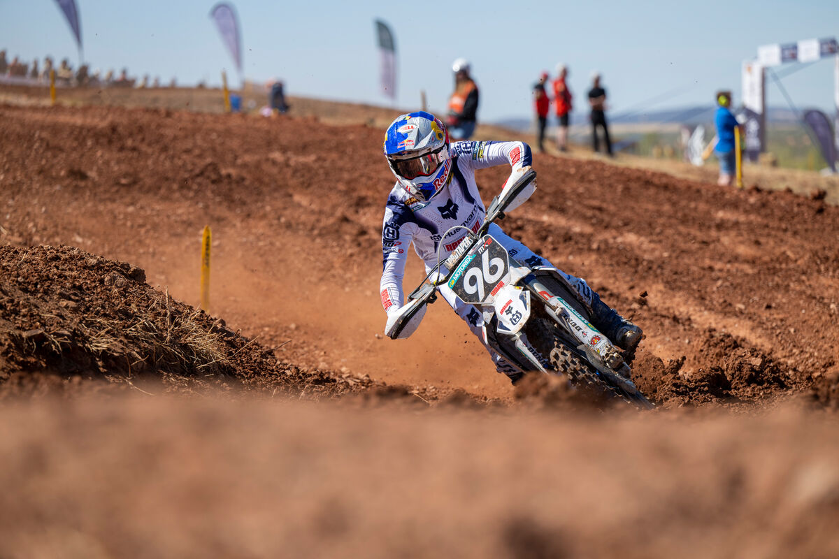 Lucas Coenen wins first moto MX2, de Wolf 7 - MX Vice