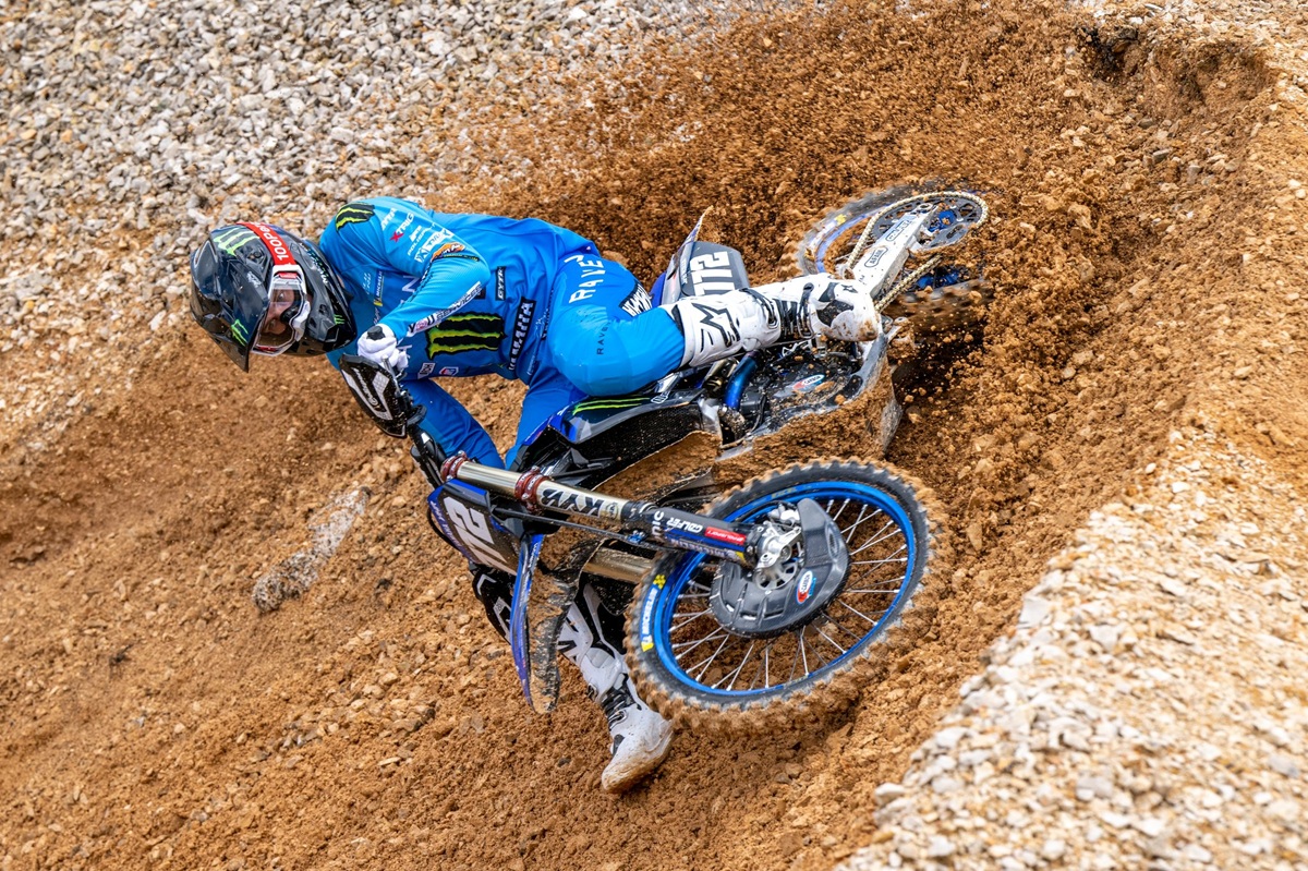 Reisulis dominates first moto EMX250 Spain... | Motors-Addict