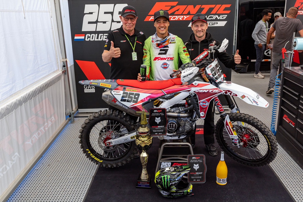 Louis Vosters Addresses His Crew After Glenn Coldenhoff’s Podium Finish ...